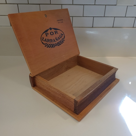 Por Larranaga | Other | Rare Por Larranaga Piramide Cigar Box Onlyempty ...